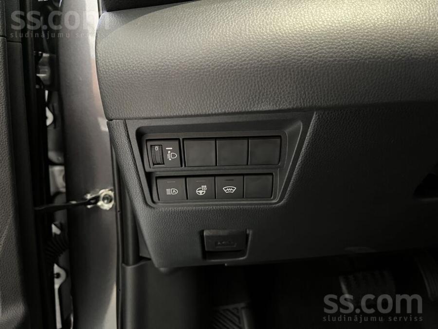 Grey Toyota Yaris 2026 in Ventspils, with an engine capacity of 1.50 L and mileage of 0 thousand km for 28195 €, photo 14 on AUTOMOTO.COM.LV