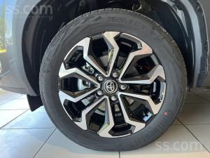 Grey Toyota Yaris 2026 in Ventspils, with an engine capacity of 1.50 L and mileage of 0 thousand km for 28195 €, photo 24 on AUTOMOTO.COM.LV