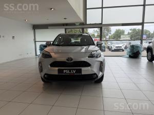 Pelēks Toyota Yaris 2026 Rīga, ar dzinēja tilpumu 1.50 L un nobraukumu 19 tūkst. km par 22500 €, foto 3 vietnē AUTOMOTO.COM.LV