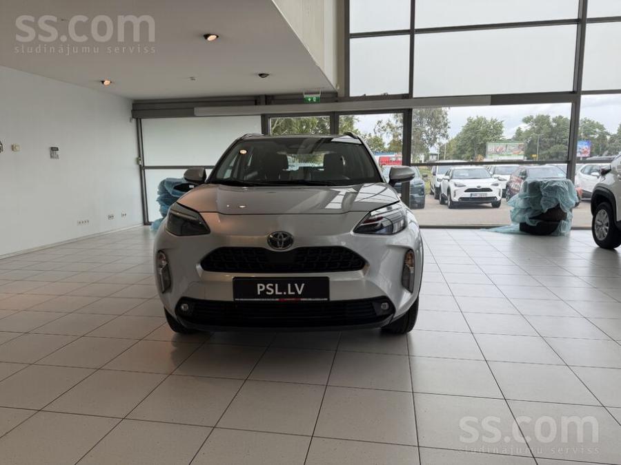 Pelēks Toyota Yaris 2026 Rīga, ar dzinēja tilpumu 1.50 L un nobraukumu 19 tūkst. km par 22500 €, foto 3 vietnē AUTOMOTO.COM.LV