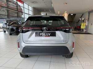 Pelēks Toyota Yaris 2026 Rīga, ar dzinēja tilpumu 1.50 L un nobraukumu 19 tūkst. km par 22500 €, foto 5 vietnē AUTOMOTO.COM.LV