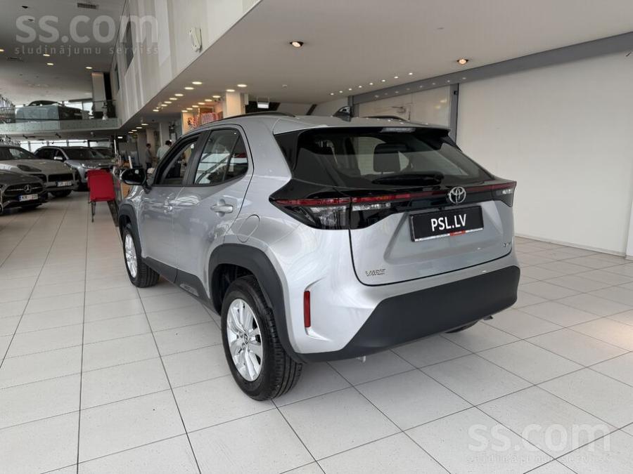 Pelēks Toyota Yaris 2026 Rīga, ar dzinēja tilpumu 1.50 L un nobraukumu 19 tūkst. km par 22500 €, foto 6 vietnē AUTOMOTO.COM.LV