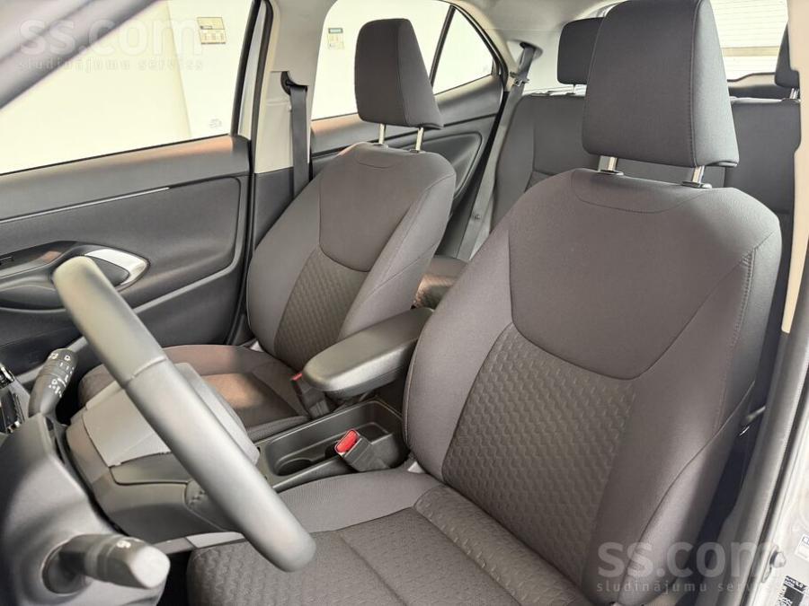 Pelēks Toyota Yaris 2026 Rīga, ar dzinēja tilpumu 1.50 L un nobraukumu 19 tūkst. km par 22500 €, foto 9 vietnē AUTOMOTO.COM.LV
