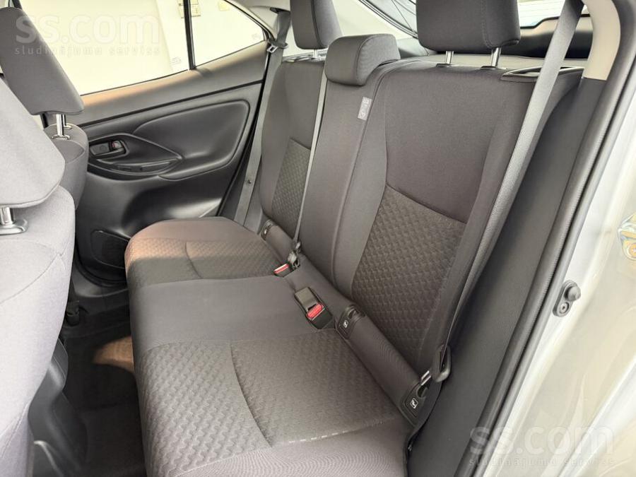 Pelēks Toyota Yaris 2026 Rīga, ar dzinēja tilpumu 1.50 L un nobraukumu 19 tūkst. km par 22500 €, foto 10 vietnē AUTOMOTO.COM.LV