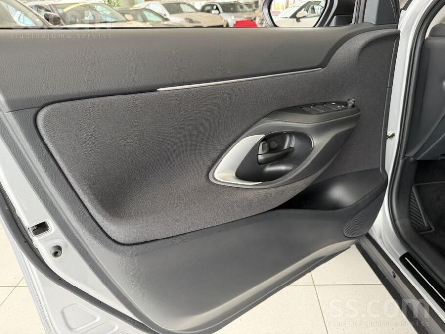 Pelēks Toyota Yaris 2026 Rīga, ar dzinēja tilpumu 1.50 L un nobraukumu 19 tūkst. km par 22500 €, foto 11 vietnē AUTOMOTO.COM.LV