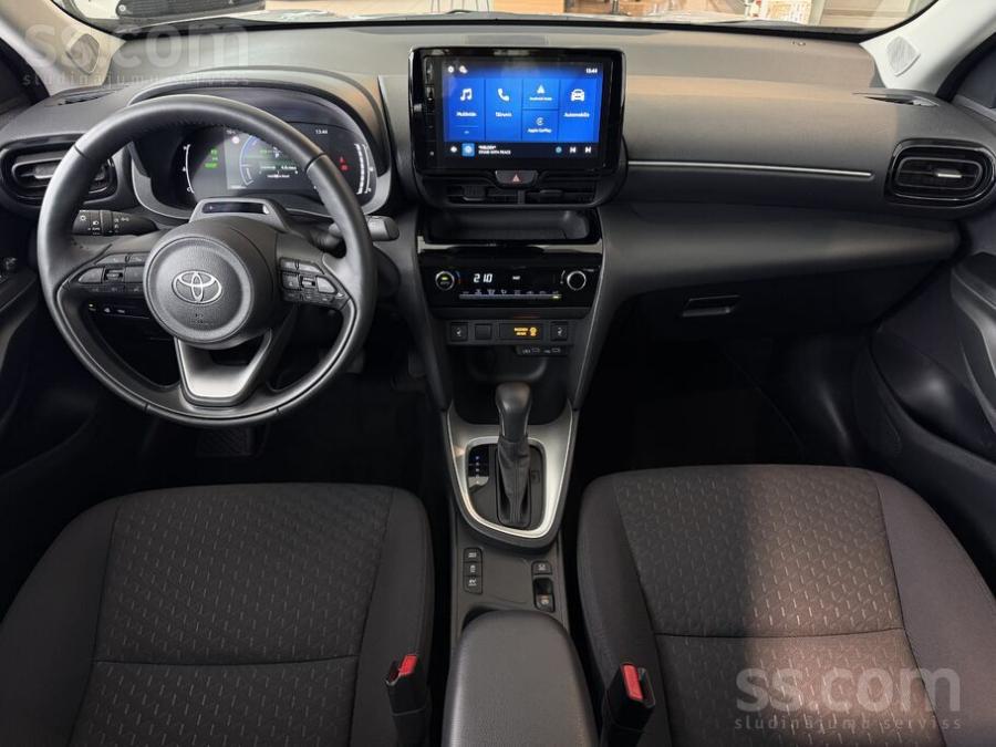 Pelēks Toyota Yaris 2026 Rīga, ar dzinēja tilpumu 1.50 L un nobraukumu 19 tūkst. km par 22500 €, foto 12 vietnē AUTOMOTO.COM.LV