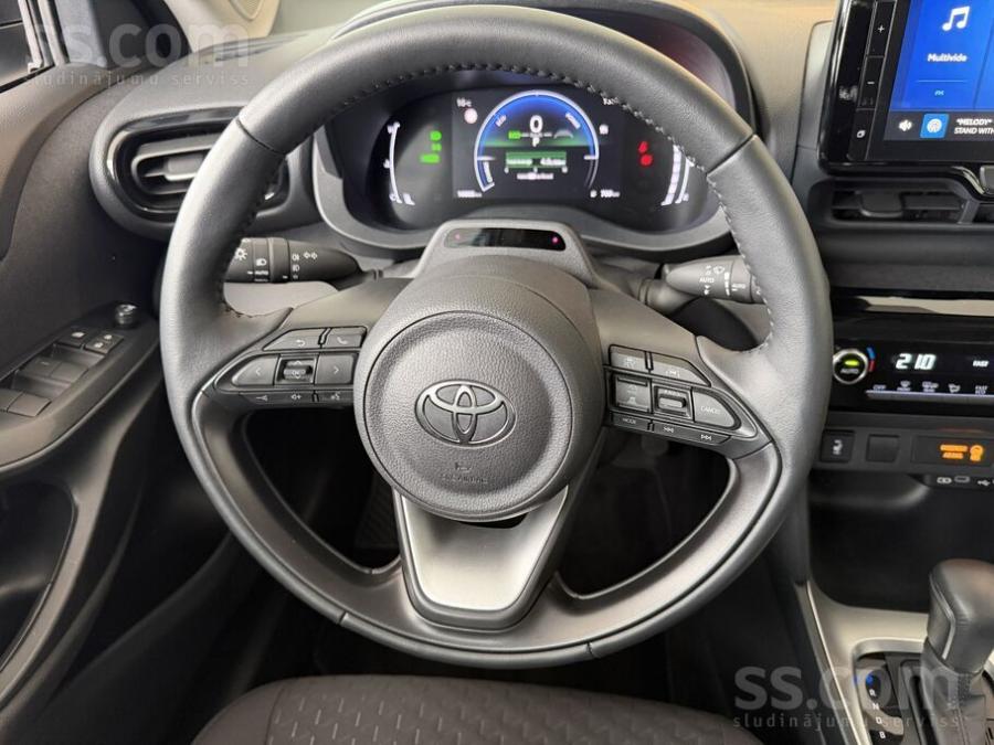 Pelēks Toyota Yaris 2026 Rīga, ar dzinēja tilpumu 1.50 L un nobraukumu 19 tūkst. km par 22500 €, foto 13 vietnē AUTOMOTO.COM.LV