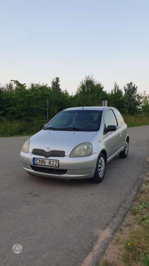 Grey Toyota Yaris 2000 in Vilnius, with an engine capacity of 1.00 L and mileage of 221 thousand km for 630 €, photo  on AUTOMOTO.COM.LV