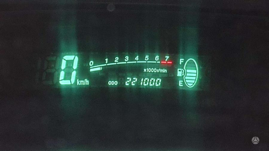 Grey Toyota Yaris 2000 in Vilnius, with an engine capacity of 1.00 L and mileage of 221 thousand km for 630 €, photo 14 on AUTOMOTO.COM.LV