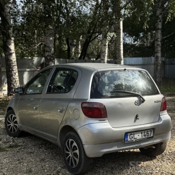 Pelēks Toyota Yaris 2000 Rīga, ar dzinēja tilpumu 1.30 L un nobraukumu 230 tūkst. km par 750 €, foto 3 vietnē AUTOMOTO.COM.LV