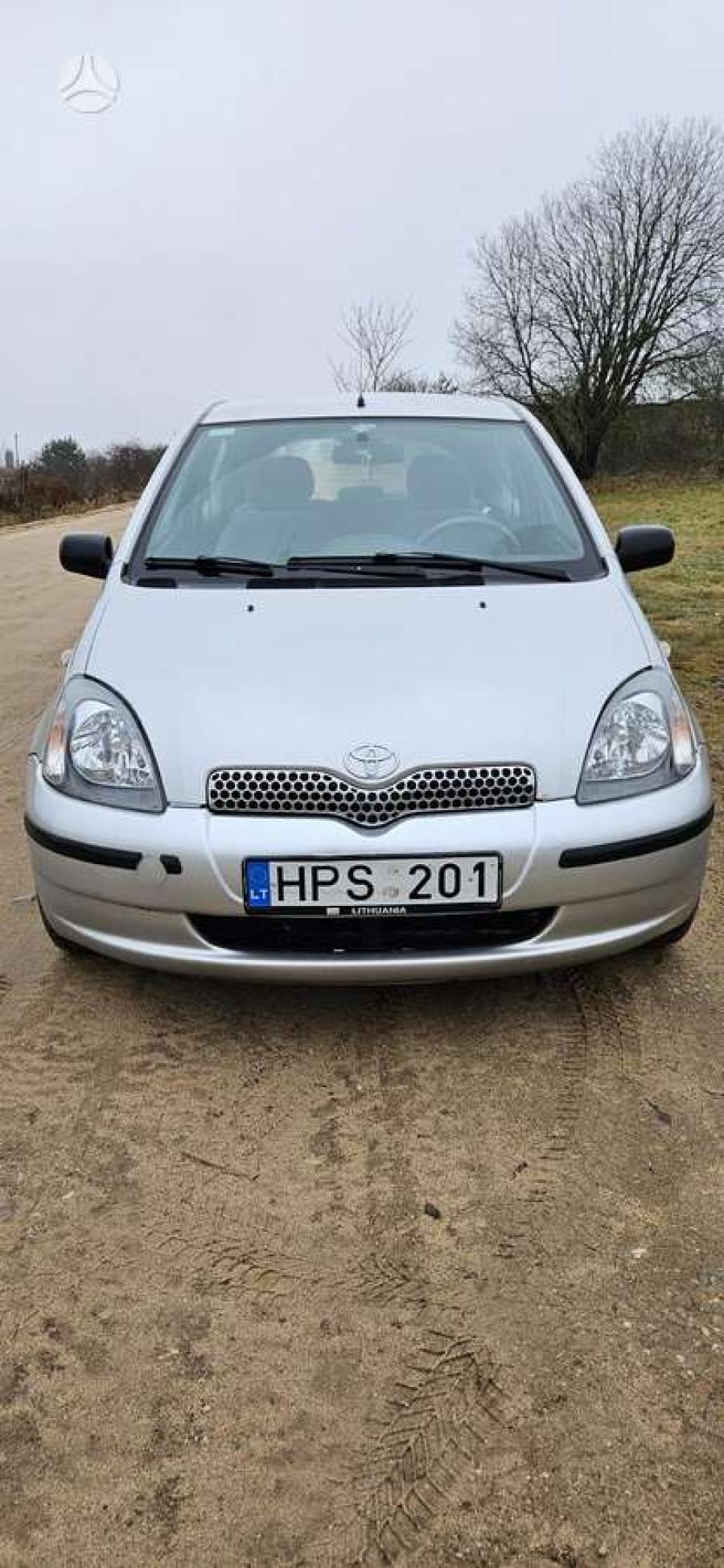 Pelēks Toyota Yaris 2001 Viļņa, ar dzinēja tilpumu 1.00 L un nobraukumu 182 tūkst. km par 450 €, foto 8 vietnē AUTOMOTO.COM.LV