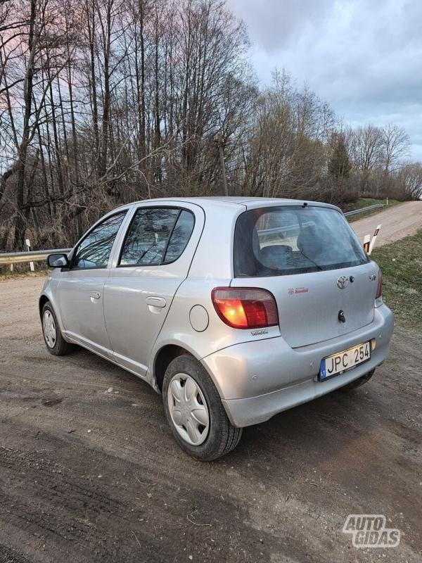 Grey Toyota Yaris 2001 in Utena, with an engine capacity of 1.00 L and mileage of 241 thousand km for 650 €, photo 3 on AUTOMOTO.COM.LV