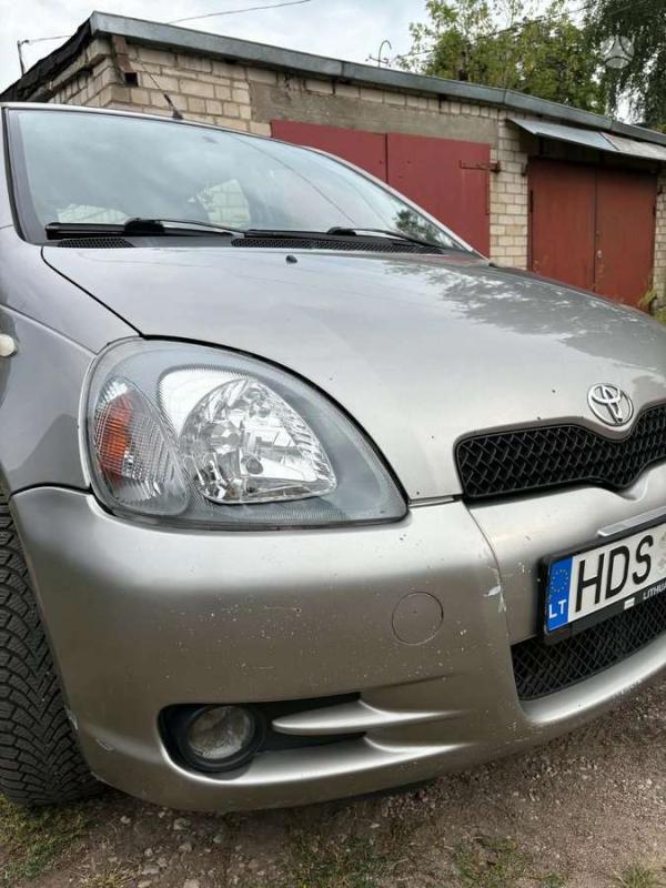Grey Toyota Yaris 2001 in Vilnius, with an engine capacity of 1.50 L and mileage of 248 thousand km for 500 €, photo 4 on AUTOMOTO.COM.LV