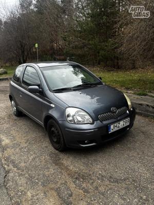 Grey Toyota Yaris 2002 in Vilnius, with an engine capacity of 1.40 L and mileage of 221 thousand km for 800 €, photo 4 on AUTOMOTO.COM.LV