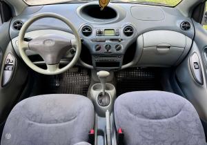 Grey Toyota Yaris 2002 in Vilnius, with an engine capacity of 1.30 L and mileage of 145 thousand km for 1850 €, photo 12 on AUTOMOTO.COM.LV
