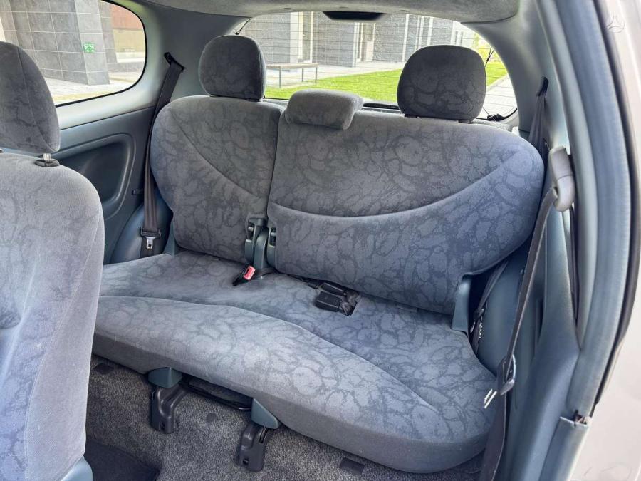 Grey Toyota Yaris 2002 in Vilnius, with an engine capacity of 1.30 L and mileage of 145 thousand km for 1850 €, photo 18 on AUTOMOTO.COM.LV
