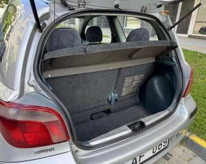 Grey Toyota Yaris 2002 in Vilnius, with an engine capacity of 1.30 L and mileage of 145 thousand km for 1850 €, photo 19 on AUTOMOTO.COM.LV
