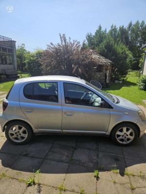 Pelēks Toyota Yaris 2002 Kauņa, ar dzinēja tilpumu 1.36 L un nobraukumu 335 tūkst. km par 550 €, foto 5 vietnē AUTOMOTO.COM.LV