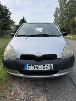 Grey Toyota Yaris 2002 in Vilnius, with an engine capacity of 1.36 L and mileage of 207 thousand km for 1450 €, photo 8 on AUTOMOTO.COM.LV
