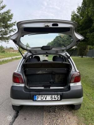Grey Toyota Yaris 2002 in Vilnius, with an engine capacity of 1.36 L and mileage of 207 thousand km for 1450 €, photo 10 on AUTOMOTO.COM.LV