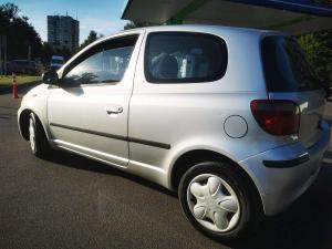 Grey Toyota Yaris 2002 in Vilnius, with an engine capacity of 1.30 L and mileage of 204 thousand km for 1880 €, photo 7 on AUTOMOTO.COM.LV