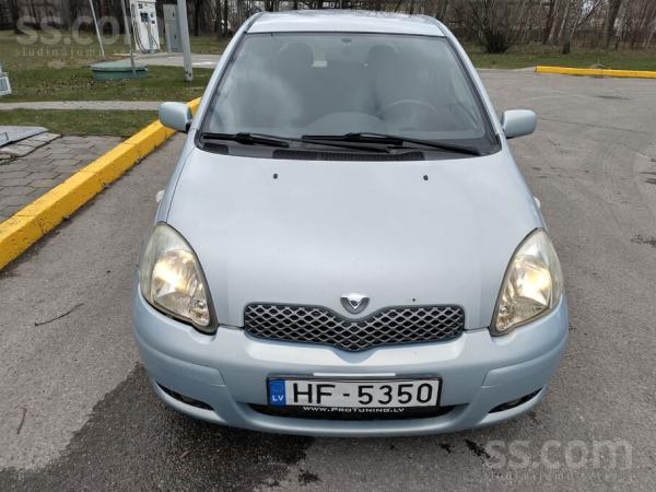 Grey Toyota Yaris 2003 in Riga, with an engine capacity of 1.30 L and mileage of 301 thousand km for 11000 €, photo 1 on AUTOMOTO.COM.LV