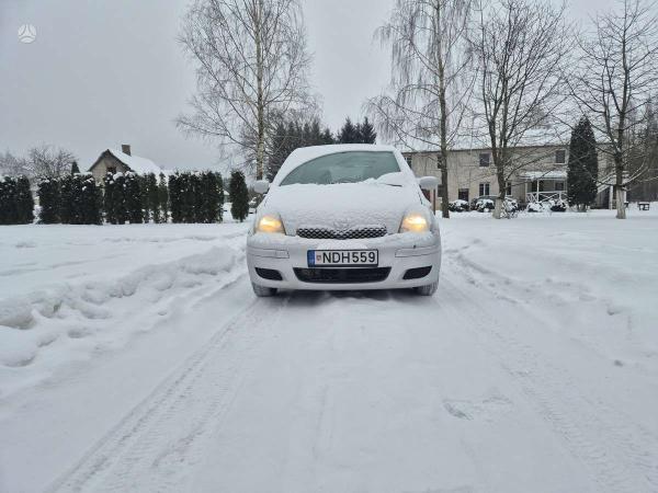 Grey Toyota Yaris 2003 in Vilnius, with an engine capacity of 1.00 L and mileage of 125 thousand km for 1400 €, photo 3 on AUTOMOTO.COM.LV