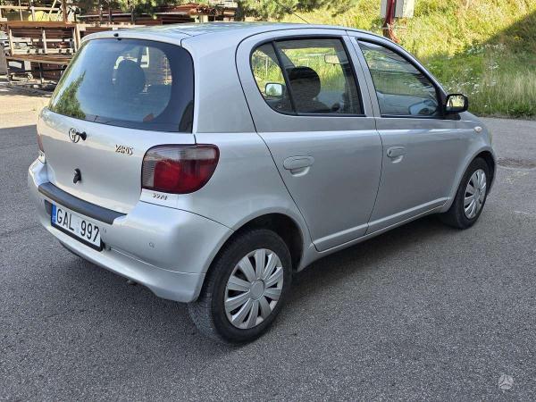 Pelēks Toyota Yaris 2003 Viļņa, ar dzinēja tilpumu 1.30 L un nobraukumu 218 tūkst. km par 1950 €, foto 6 vietnē AUTOMOTO.COM.LV