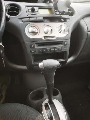 Grey Toyota Yaris 2003 in Vilnius, with an engine capacity of 1.30 L and mileage of 183 thousand km for 1750 €, photo 3 on AUTOMOTO.COM.LV