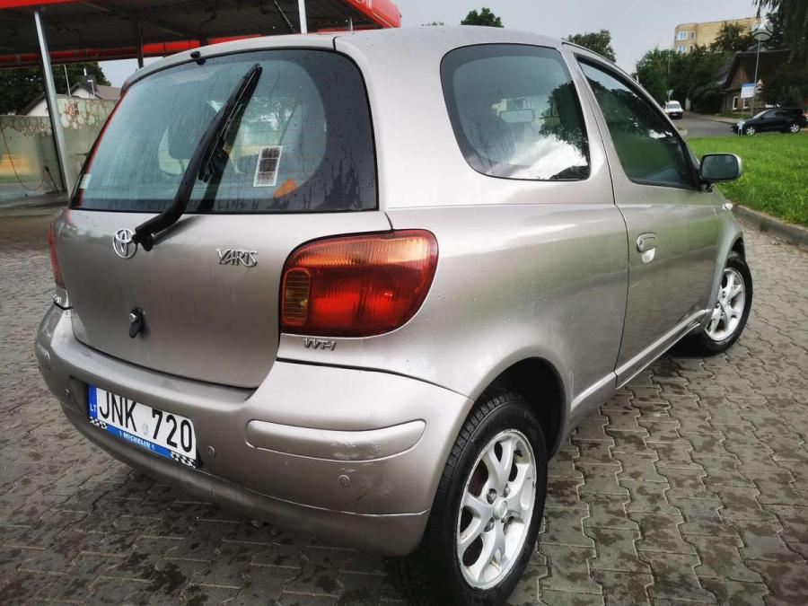 Grey Toyota Yaris 2003 in Vilnius, with an engine capacity of 1.30 L and mileage of 183 thousand km for 1750 €, photo 7 on AUTOMOTO.COM.LV