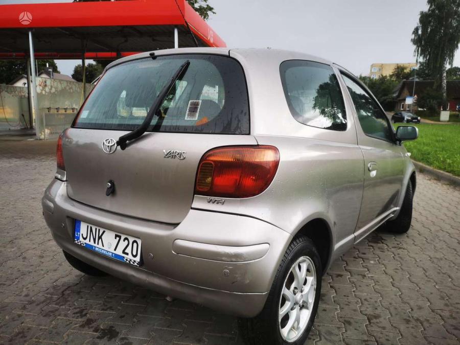 Grey Toyota Yaris 2003 in Vilnius, with an engine capacity of 1.30 L and mileage of 183 thousand km for 1750 €, photo 11 on AUTOMOTO.COM.LV