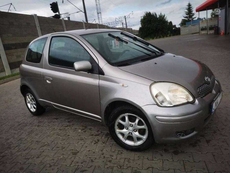 Grey Toyota Yaris 2003 in Vilnius, with an engine capacity of 1.30 L and mileage of 183 thousand km for 1750 €, photo 14 on AUTOMOTO.COM.LV