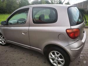 Grey Toyota Yaris 2003 in Vilnius, with an engine capacity of 1.30 L and mileage of 183 thousand km for 1750 €, photo 15 on AUTOMOTO.COM.LV