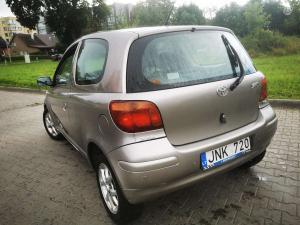 Grey Toyota Yaris 2003 in Vilnius, with an engine capacity of 1.30 L and mileage of 183 thousand km for 1750 €, photo 16 on AUTOMOTO.COM.LV