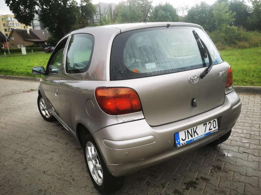Grey Toyota Yaris 2003 in Vilnius, with an engine capacity of 1.30 L and mileage of 183 thousand km for 1750 €, photo 16 on AUTOMOTO.COM.LV