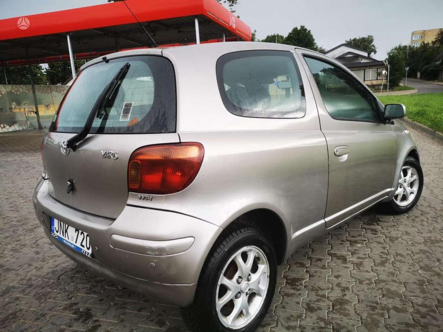 Grey Toyota Yaris 2003 in Vilnius, with an engine capacity of 1.30 L and mileage of 183 thousand km for 1750 €, photo 17 on AUTOMOTO.COM.LV