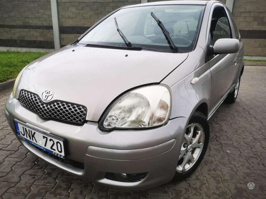 Grey Toyota Yaris 2003 in Vilnius, with an engine capacity of 1.30 L and mileage of 183 thousand km for 1750 €, photo 18 on AUTOMOTO.COM.LV