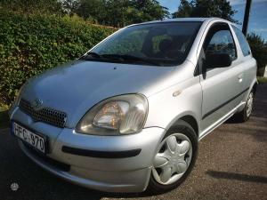 Pelēks Toyota Yaris 2003 Viļņa, ar dzinēja tilpumu 1.30 L un nobraukumu 225 tūkst. km par 2350 €, foto  vietnē AUTOMOTO.COM.LV