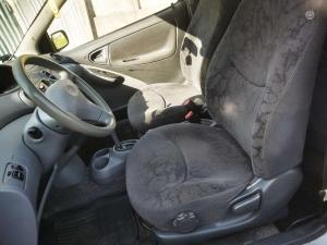 Pelēks Toyota Yaris 2003 Viļņa, ar dzinēja tilpumu 1.30 L un nobraukumu 225 tūkst. km par 2350 €, foto 10 vietnē AUTOMOTO.COM.LV