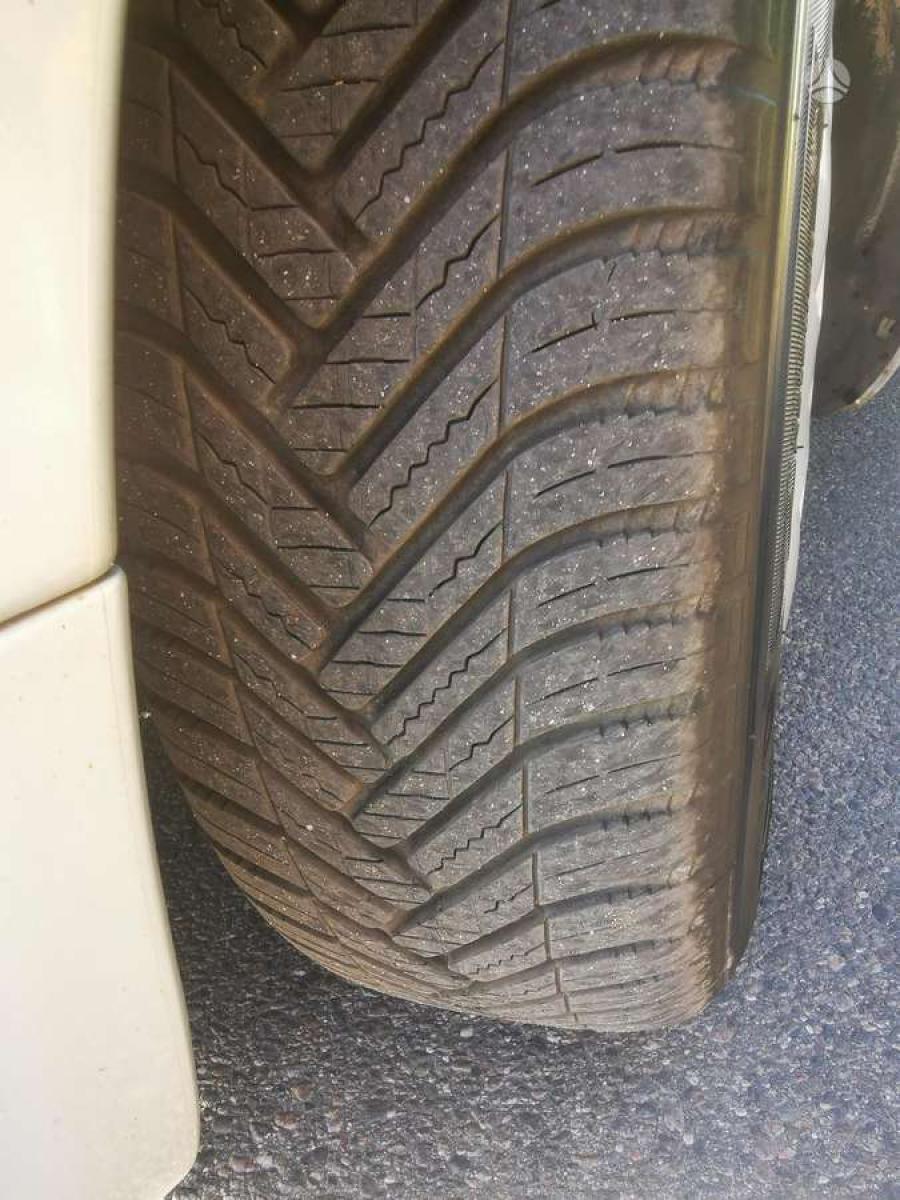 Pelēks Toyota Yaris 2003 Viļņa, ar dzinēja tilpumu 1.30 L un nobraukumu 225 tūkst. km par 2350 €, foto 17 vietnē AUTOMOTO.COM.LV