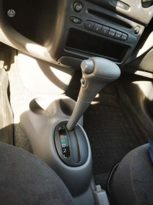 Pelēks Toyota Yaris 2003 Viļņa, ar dzinēja tilpumu 1.30 L un nobraukumu 224 tūkst. km par 1991 €, foto 3 vietnē AUTOMOTO.COM.LV
