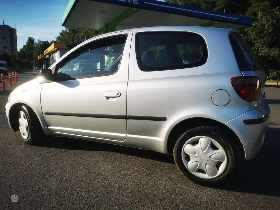 Pelēks Toyota Yaris 2003 Viļņa, ar dzinēja tilpumu 1.30 L un nobraukumu 224 tūkst. km par 1991 €, foto 17 vietnē AUTOMOTO.COM.LV
