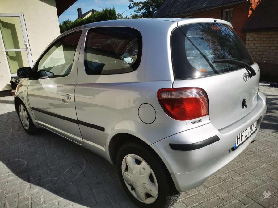 Grey Toyota Yaris 2003 in Vilnius, with an engine capacity of 1.30 L and mileage of 224 thousand km for 1991 €, photo 6 on AUTOMOTO.COM.LV