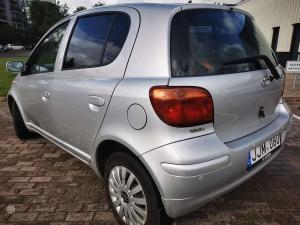 Grey Toyota Yaris 2003 in Vilnius, with an engine capacity of 1.30 L and mileage of 153 thousand km for 2750 €, photo 6 on AUTOMOTO.COM.LV