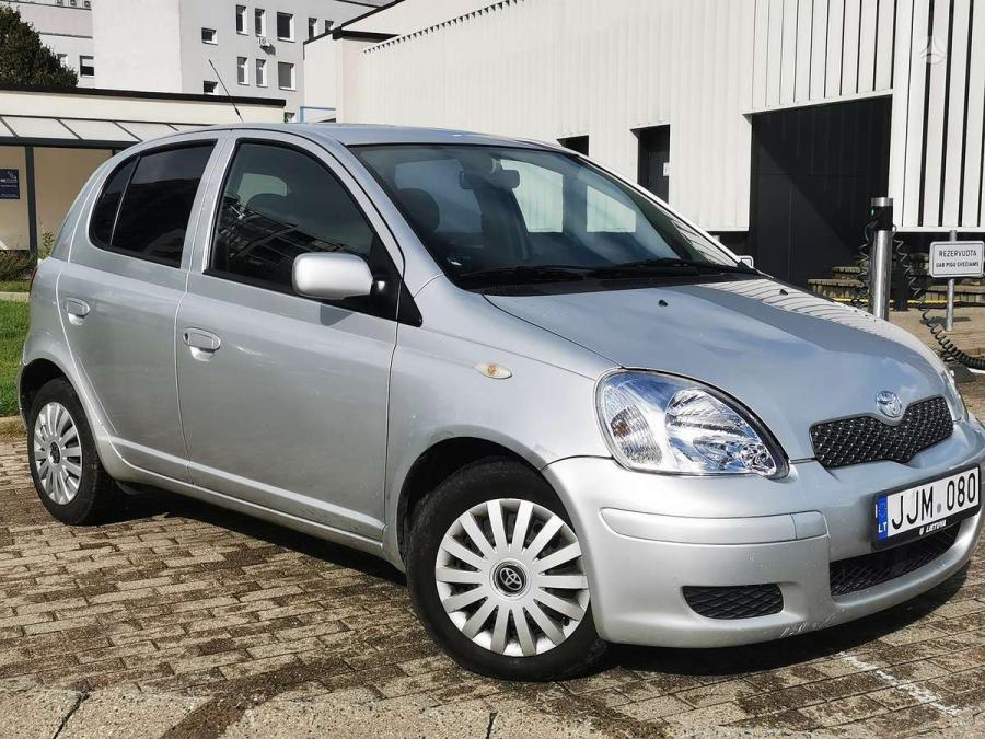 Grey Toyota Yaris 2003 in Vilnius, with an engine capacity of 1.30 L and mileage of 153 thousand km for 2750 €, photo 9 on AUTOMOTO.COM.LV