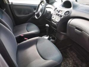 Grey Toyota Yaris 2003 in Vilnius, with an engine capacity of 1.30 L and mileage of 153 thousand km for 2750 €, photo 15 on AUTOMOTO.COM.LV