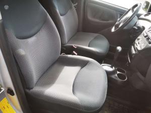 Grey Toyota Yaris 2003 in Vilnius, with an engine capacity of 1.30 L and mileage of 153 thousand km for 2750 €, photo 19 on AUTOMOTO.COM.LV