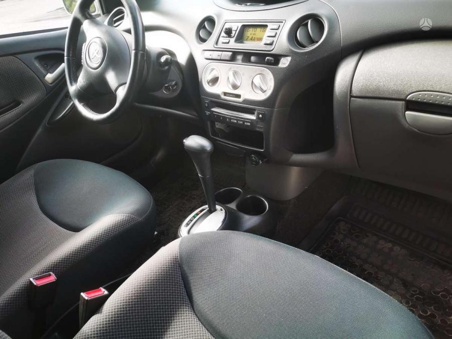 Grey Toyota Yaris 2003 in Vilnius, with an engine capacity of 1.30 L and mileage of 153 thousand km for 2750 €, photo 20 on AUTOMOTO.COM.LV