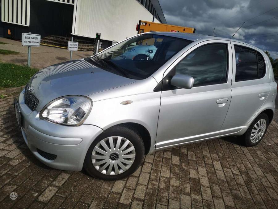 Pelēks Toyota Yaris 2003 Viļņa, ar dzinēja tilpumu 1.30 L un nobraukumu 153 tūkst. km par 2750 €, foto 21 vietnē AUTOMOTO.COM.LV