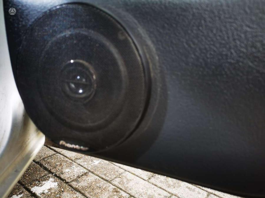 Pelēks Toyota Yaris 2003 Viļņa, ar dzinēja tilpumu 1.30 L un nobraukumu 153 tūkst. km par 2750 €, foto 23 vietnē AUTOMOTO.COM.LV